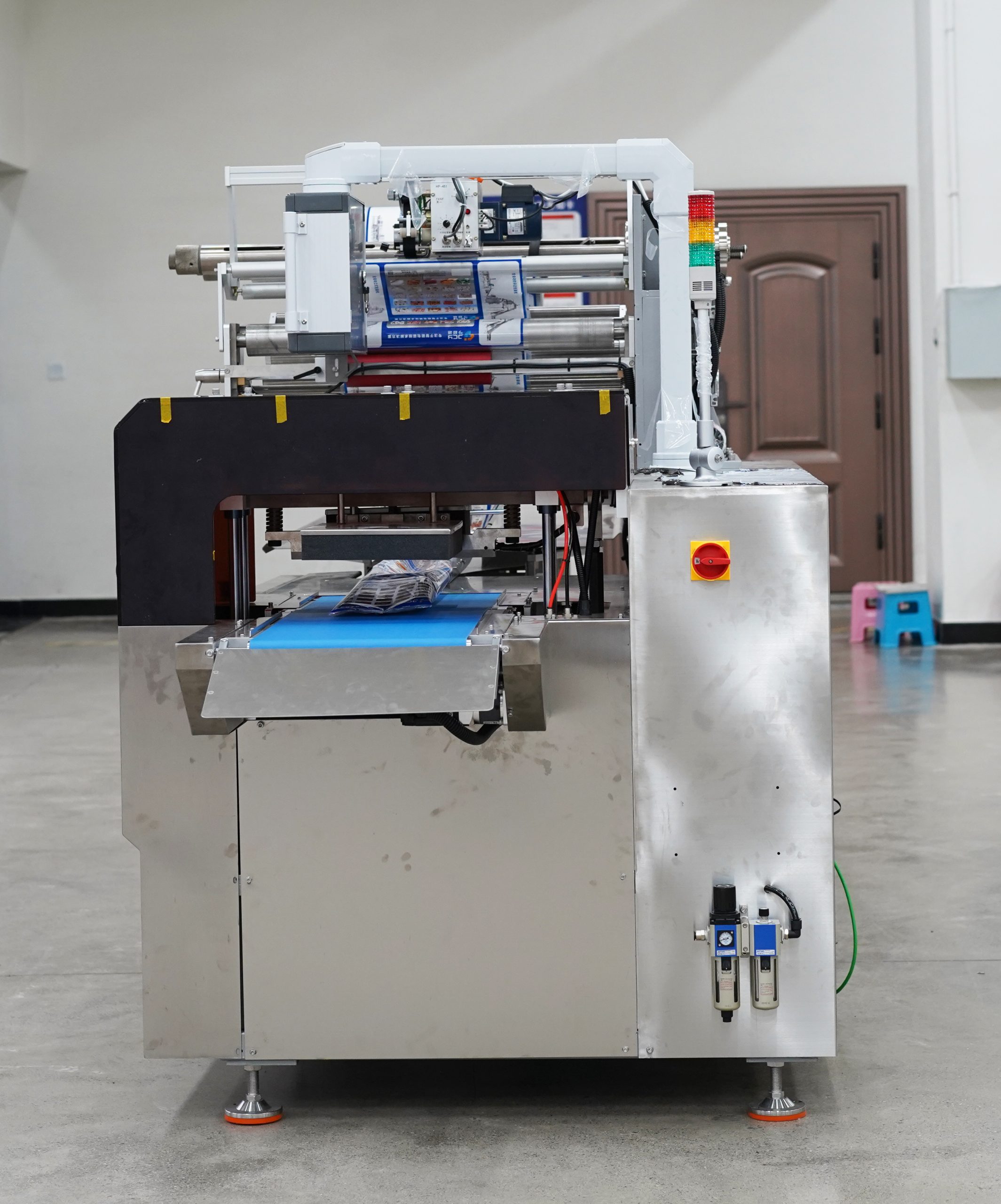 Pillow Flow Packaging Machine – Jinchaoyue Intelligent Equipment Co ...